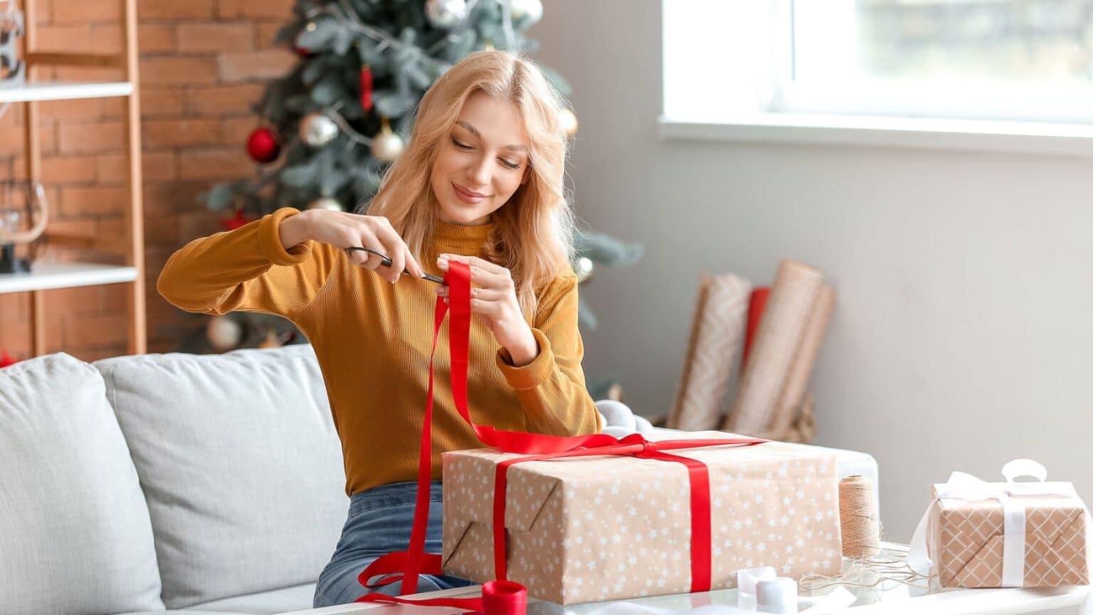 10 Creative DIY Christmas Gifts People Will Actually Love