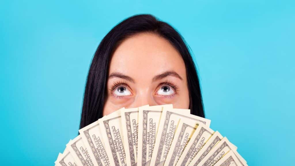 15 Foolproof Ways To Stop Yourself From Spending Money