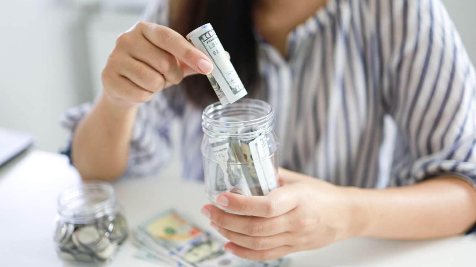 How To Track Your Expenses Like A Pro: 10 Simple And Effective Tips